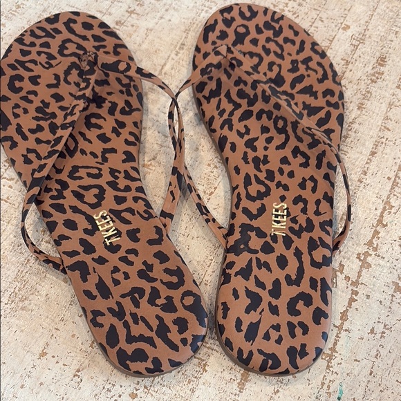 TKEES | Shoes | Tkees Leopard Print Flip Flops | Poshmark
